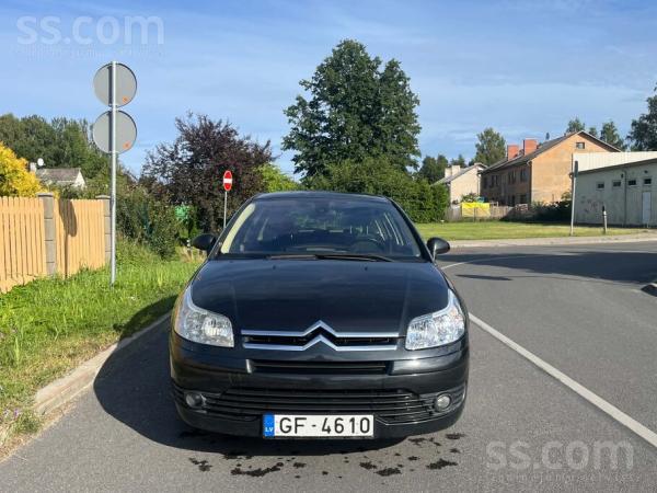 Melns Citroen C4 2006 Jūrmala, ar dzinēja tilpumu 2.00 L un nobraukumu 176 tūkst. km par 950 €, foto 3 vietnē AUTOMOTO.COM.LV
