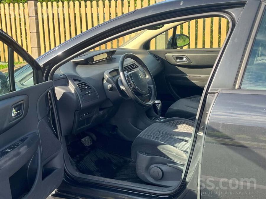 Melns Citroen C4 2006 Jūrmala, ar dzinēja tilpumu 2.00 L un nobraukumu 176 tūkst. km par 950 €, foto 8 vietnē AUTOMOTO.COM.LV