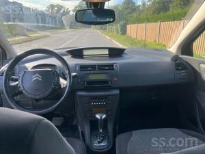 Melns Citroen C4 2006 Jūrmala, ar dzinēja tilpumu 2.00 L un nobraukumu 176 tūkst. km par 950 €, foto 9 vietnē AUTOMOTO.COM.LV