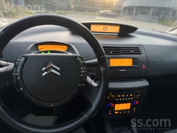 Melns Citroen C4 2006 Jūrmala, ar dzinēja tilpumu 2.00 L un nobraukumu 0 tūkst. km par 1950 €, foto 11 vietnē AUTOMOTO.COM.LV