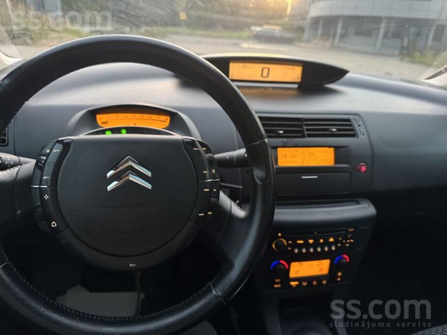Melns Citroen C4 2006 Jūrmala, ar dzinēja tilpumu 2.00 L un nobraukumu 0 tūkst. km par 1950 €, foto 11 vietnē AUTOMOTO.COM.LV