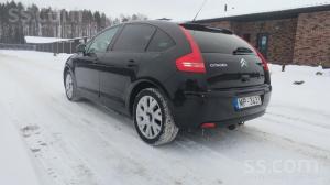 Black Citroen C4 2007 in Riga, with an engine capacity of 2.00 L and mileage of 289 thousand km for 1877 €, photo 4 on AUTOMOTO.COM.LV