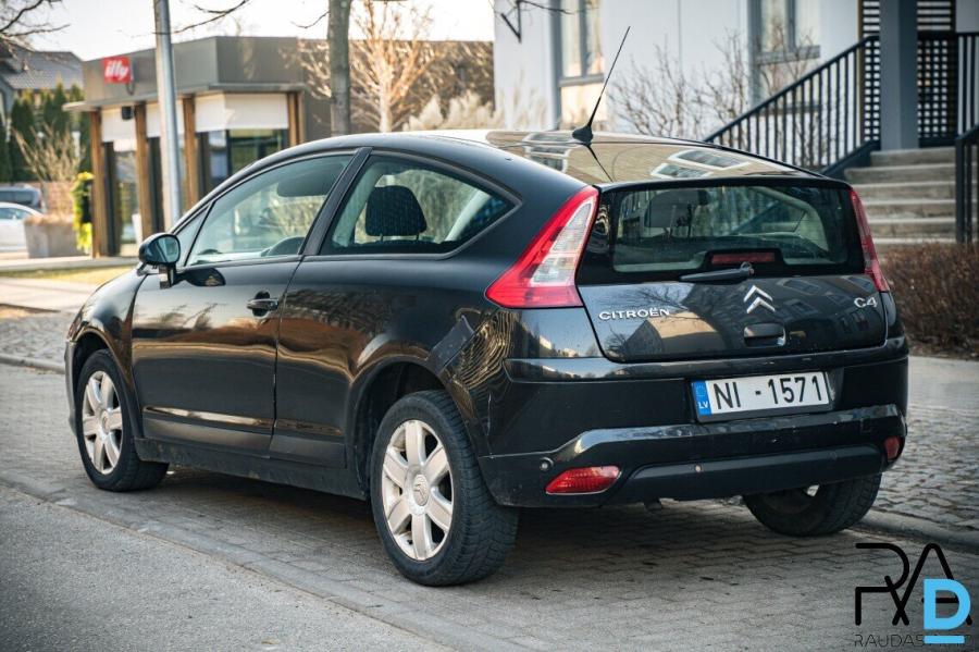 Black Citroen C4 2007 in Riga, with an engine capacity of 1.60 L and mileage of 296 thousand km for 1490 €, photo 2 on AUTOMOTO.COM.LV
