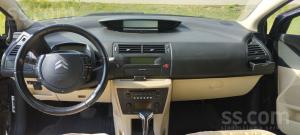Black Citroen C4 2007 in Riga, with an engine capacity of 2.00 L and mileage of 266 thousand km for 1200 €, photo 8 on AUTOMOTO.COM.LV
