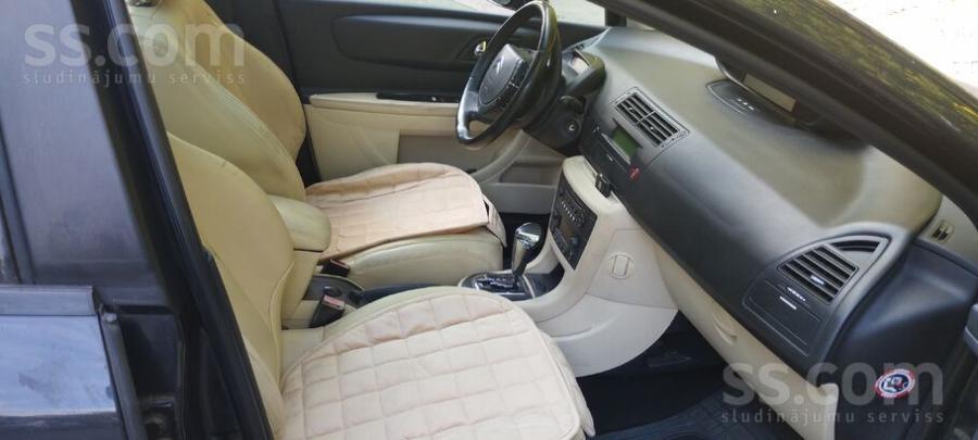 Black Citroen C4 2007 in Riga, with an engine capacity of 2.00 L and mileage of 266 thousand km for 1200 €, photo 9 on AUTOMOTO.COM.LV