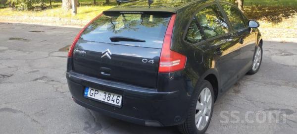 Black Citroen C4 2007 in Riga, with an engine capacity of 2.00 L and mileage of 266 thousand km for 1200 €, photo 4 on AUTOMOTO.COM.LV