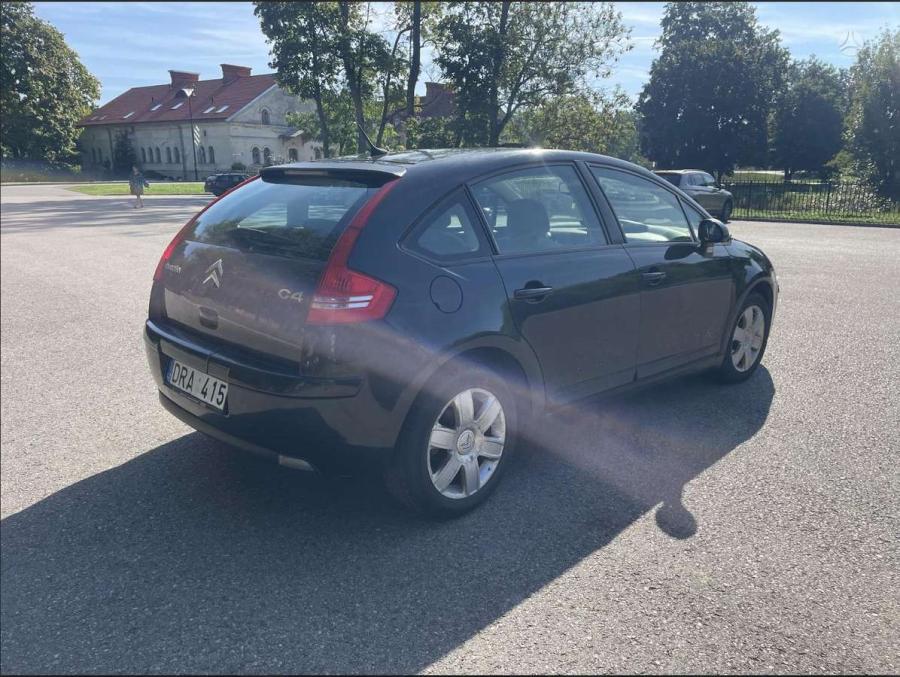 Black Citroen C4 2008 in Kaunas, with an engine capacity of 1.59 L and mileage of 250 thousand km for 700 €, photo 5 on AUTOMOTO.COM.LV