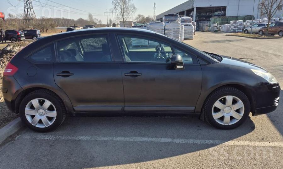 Melns Citroen C4 2008 Rīga, ar dzinēja tilpumu 1.60 L un nobraukumu 282 tūkst. km par 1000 €, foto 3 vietnē AUTOMOTO.COM.LV
