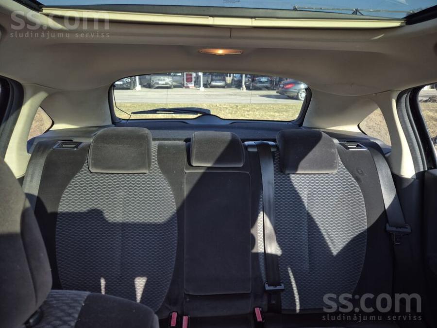 Melns Citroen C4 2008 Rīga, ar dzinēja tilpumu 1.60 L un nobraukumu 282 tūkst. km par 1000 €, foto 9 vietnē AUTOMOTO.COM.LV