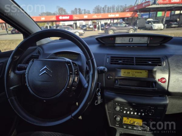 Melns Citroen C4 2008 Rīga, ar dzinēja tilpumu 1.60 L un nobraukumu 282 tūkst. km par 1000 €, foto 9 vietnē AUTOMOTO.COM.LV