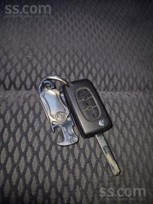 Melns Citroen C4 2008 Rīga, ar dzinēja tilpumu 1.60 L un nobraukumu 282 tūkst. km par 1000 €, foto 13 vietnē AUTOMOTO.COM.LV