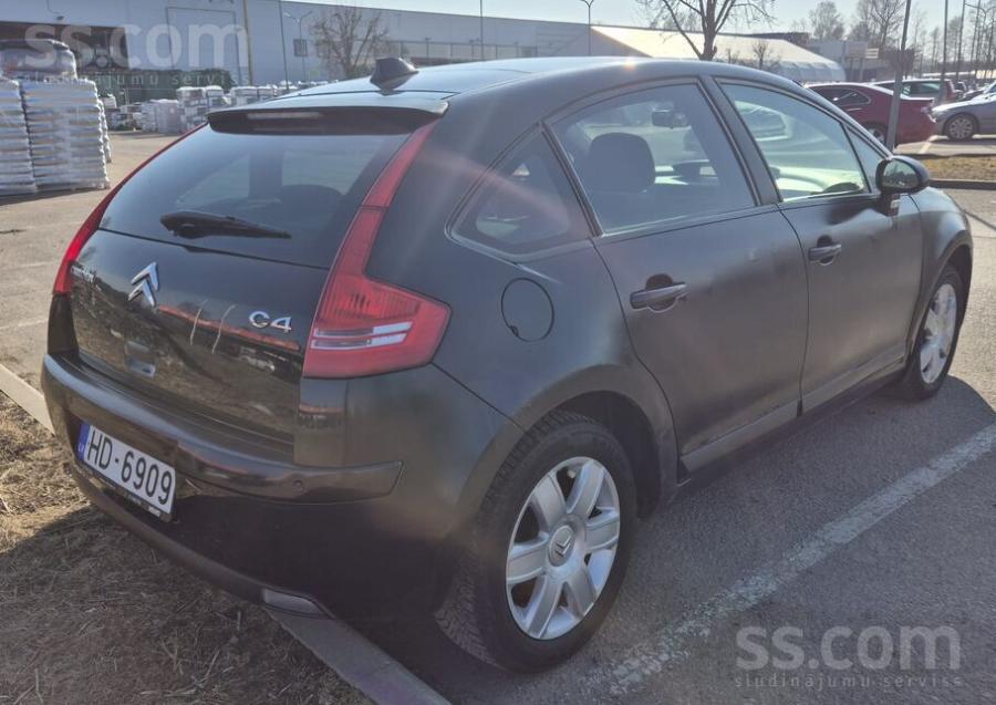 Melns Citroen C4 2008 Rīga, ar dzinēja tilpumu 1.60 L un nobraukumu 282 tūkst. km par 1000 €, foto 14 vietnē AUTOMOTO.COM.LV