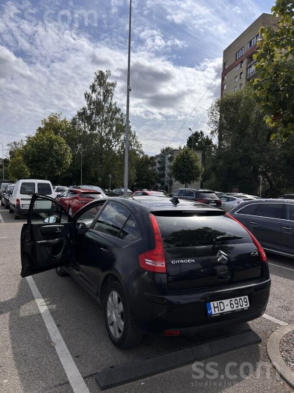 Black Citroen C4 2008 in Riga, with an engine capacity of 1.60 L and mileage of 296 thousand km for 1000 €, photo 2 on AUTOMOTO.COM.LV
