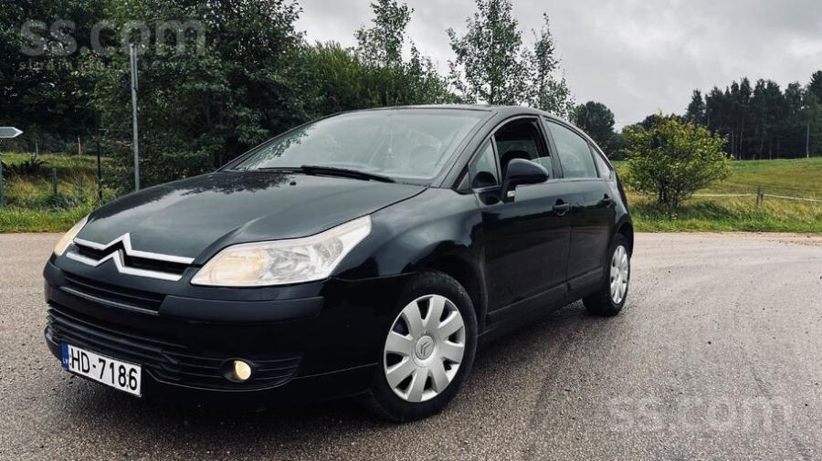 Black Citroen C4 2008 in Cesis, with an engine capacity of 1.60 L and mileage of 270 thousand km for 740 €, photo 3 on AUTOMOTO.COM.LV