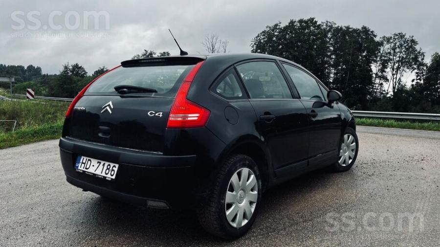 Black Citroen C4 2008 in Cesis, with an engine capacity of 1.60 L and mileage of 270 thousand km for 740 €, photo 4 on AUTOMOTO.COM.LV