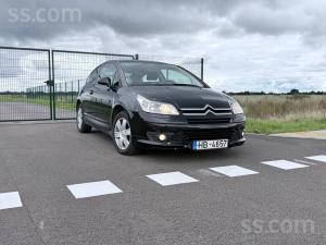 Black Citroen C4 2008 in Liepaja, with an engine capacity of 1.60 L and mileage of 202 thousand km for 1200 €, photo  on AUTOMOTO.COM.LV