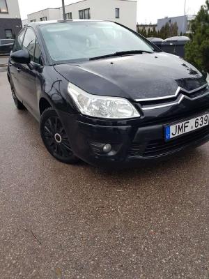 Melns Citroen C4 2010 Kauņa, ar dzinēja tilpumu 1.56 L un nobraukumu 275 tūkst. km par 1550 €, foto  vietnē AUTOMOTO.COM.LV