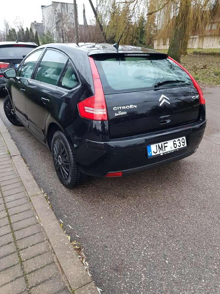 Black Citroen C4 2010 in Kaunas, with an engine capacity of 1.56 L and mileage of 275 thousand km for 1550 €, photo 5 on AUTOMOTO.COM.LV