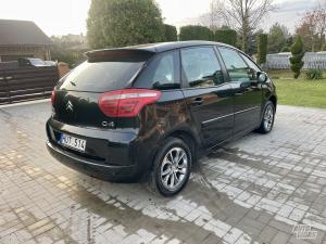Black Citroen C4 2010 in Vilnius, with an engine capacity of 1.60 L and mileage of 278 thousand km for 1650 €, photo 3 on AUTOMOTO.COM.LV