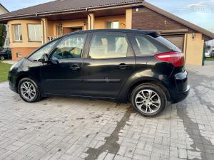 Black Citroen C4 2010 in Vilnius, with an engine capacity of 1.60 L and mileage of 278 thousand km for 1650 €, photo 6 on AUTOMOTO.COM.LV