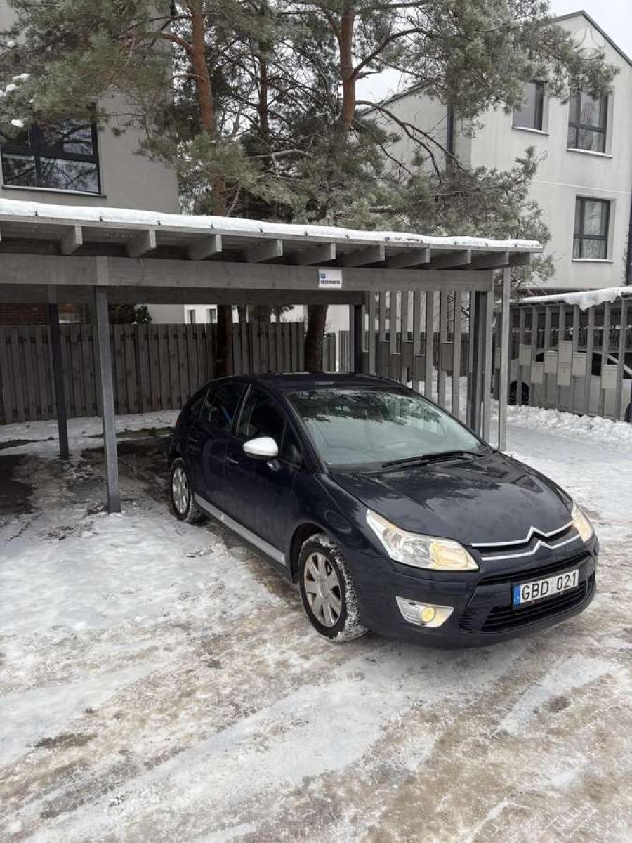 Melns Citroen C4 2010 Viļņa, ar dzinēja tilpumu 1.56 L un nobraukumu 166 tūkst. km par 1999 €, foto 3 vietnē AUTOMOTO.COM.LV