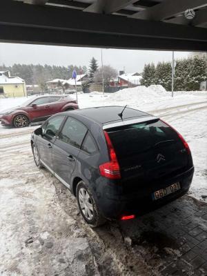 Melns Citroen C4 2010 Viļņa, ar dzinēja tilpumu 1.56 L un nobraukumu 166 tūkst. km par 1999 €, foto 4 vietnē AUTOMOTO.COM.LV