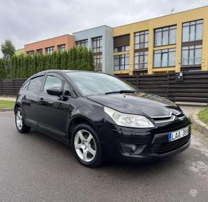 Melns Citroen C4 2010 Viļņa, ar dzinēja tilpumu 1.56 L un nobraukumu 235 tūkst. km par 1950 €, foto 4 vietnē AUTOMOTO.COM.LV