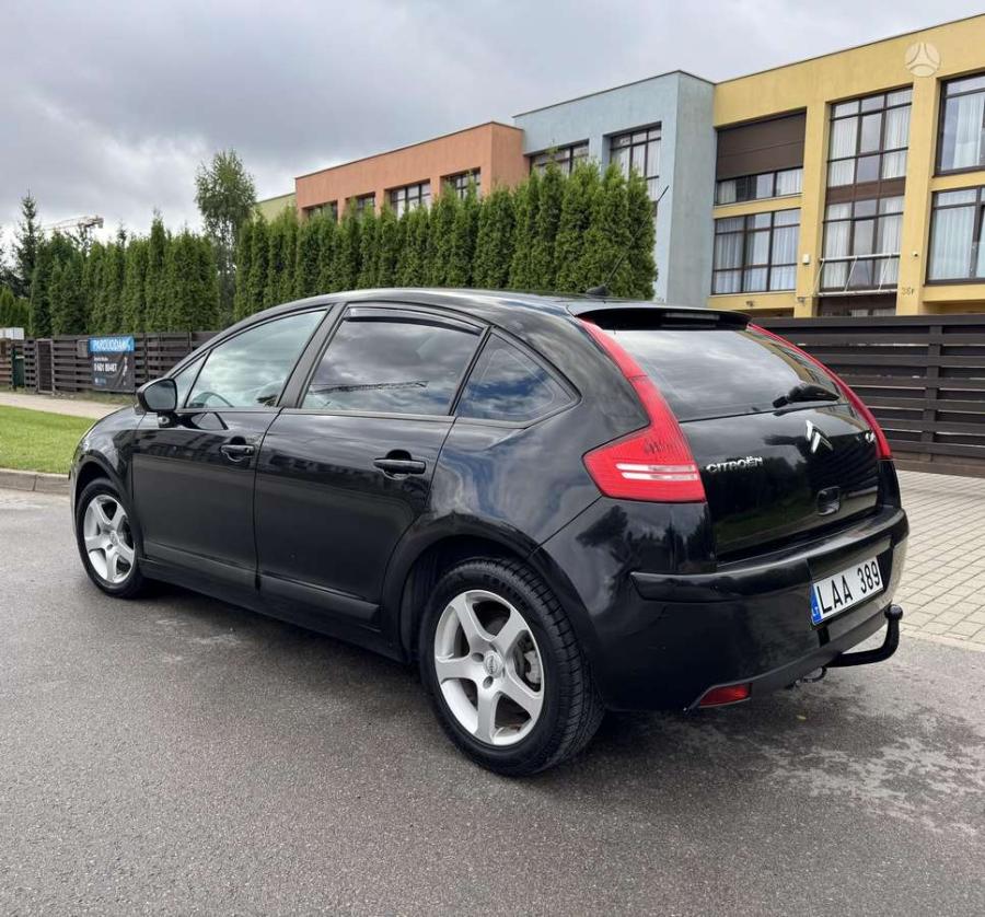 Melns Citroen C4 2010 Viļņa, ar dzinēja tilpumu 1.56 L un nobraukumu 235 tūkst. km par 1950 €, foto 6 vietnē AUTOMOTO.COM.LV