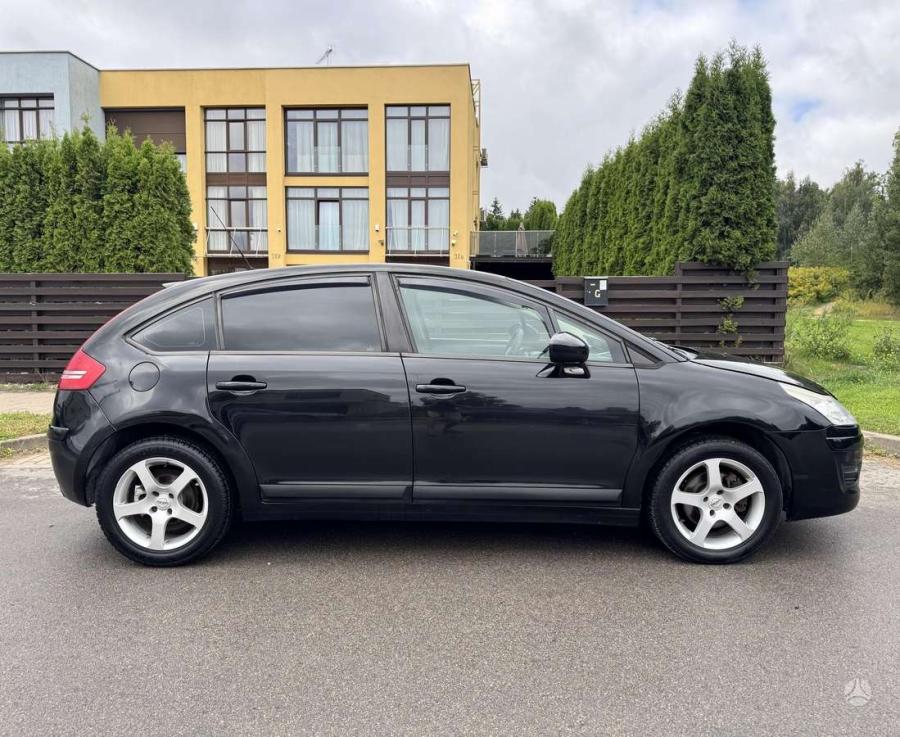 Melns Citroen C4 2010 Viļņa, ar dzinēja tilpumu 1.56 L un nobraukumu 235 tūkst. km par 1950 €, foto 7 vietnē AUTOMOTO.COM.LV