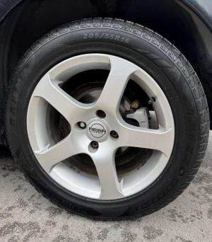 Melns Citroen C4 2010 Viļņa, ar dzinēja tilpumu 1.56 L un nobraukumu 235 tūkst. km par 1950 €, foto 19 vietnē AUTOMOTO.COM.LV