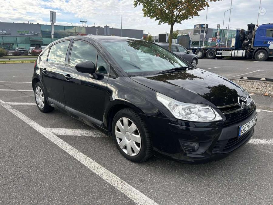 Melns Citroen C4 2010 Viļņa, ar dzinēja tilpumu 1.60 L un nobraukumu 166 tūkst. km par 900 €, foto 1 vietnē AUTOMOTO.COM.LV
