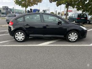 Melns Citroen C4 2010 Viļņa, ar dzinēja tilpumu 1.60 L un nobraukumu 166 tūkst. km par 900 €, foto 3 vietnē AUTOMOTO.COM.LV