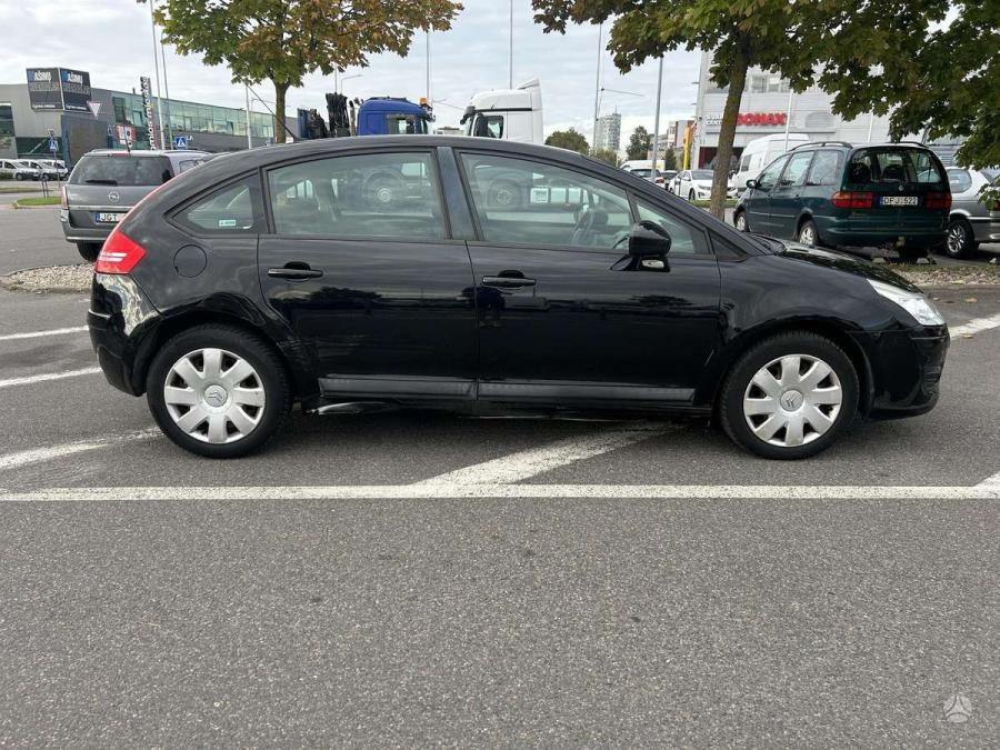 Melns Citroen C4 2010 Viļņa, ar dzinēja tilpumu 1.60 L un nobraukumu 166 tūkst. km par 900 €, foto 3 vietnē AUTOMOTO.COM.LV