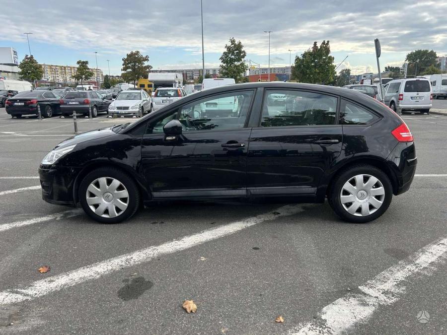 Melns Citroen C4 2010 Viļņa, ar dzinēja tilpumu 1.60 L un nobraukumu 166 tūkst. km par 900 €, foto 7 vietnē AUTOMOTO.COM.LV