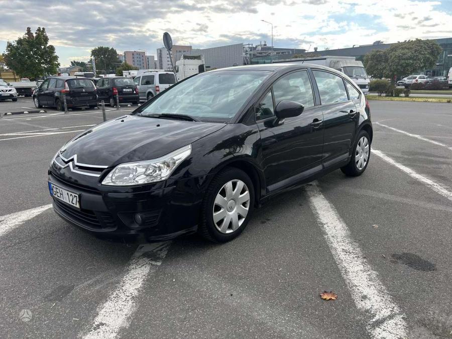 Melns Citroen C4 2010 Viļņa, ar dzinēja tilpumu 1.60 L un nobraukumu 166 tūkst. km par 900 €, foto 8 vietnē AUTOMOTO.COM.LV