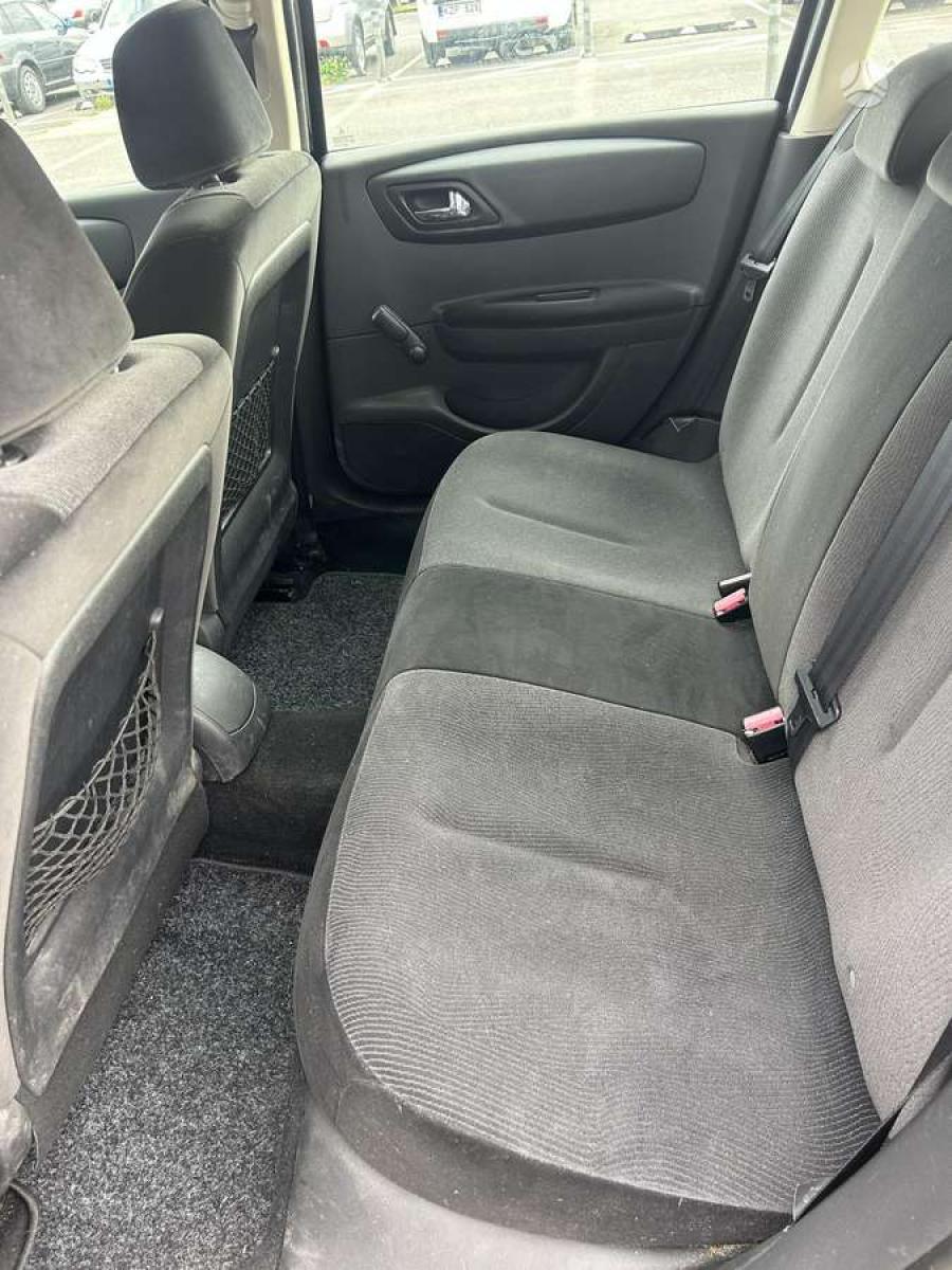 Melns Citroen C4 2010 Viļņa, ar dzinēja tilpumu 1.60 L un nobraukumu 166 tūkst. km par 900 €, foto 14 vietnē AUTOMOTO.COM.LV