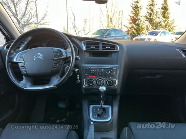 Melns Citroen C4 2011 Pērnava, ar dzinēja tilpumu 1.60 L un nobraukumu 188 tūkst. km par 3490 €, foto 11 vietnē AUTOMOTO.COM.LV