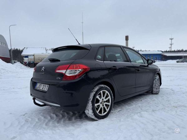 Melns Citroen C4 2011 Viļņa, ar dzinēja tilpumu 1.56 L un nobraukumu 325 tūkst. km par 3450 €, foto 3 vietnē AUTOMOTO.COM.LV