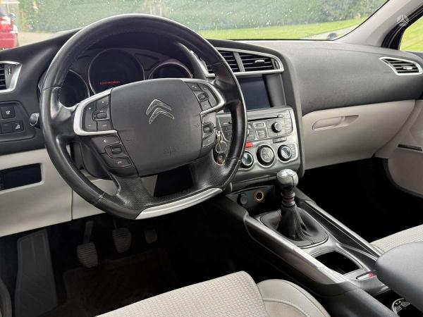 Black Citroen C4 2011 in Vilnius, with an engine capacity of 1.56 L and mileage of 228 thousand km for 3500 €, photo 8 on AUTOMOTO.COM.LV
