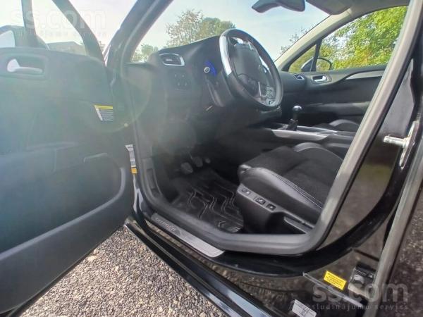 Melns Citroen C4 2011 Jēkabpils, ar dzinēja tilpumu 1.60 L un nobraukumu 150 tūkst. km par 3200 €, foto 7 vietnē AUTOMOTO.COM.LV