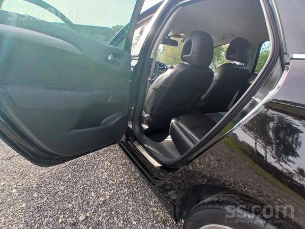 Melns Citroen C4 2011 Jēkabpils, ar dzinēja tilpumu 1.60 L un nobraukumu 150 tūkst. km par 3200 €, foto 8 vietnē AUTOMOTO.COM.LV