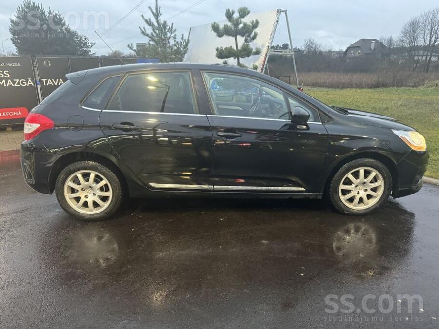 Black Citroen C4 2012 in Riga, with an engine capacity of 1.60 L and mileage of 179 thousand km for 3300 €, photo 5 on AUTOMOTO.COM.LV