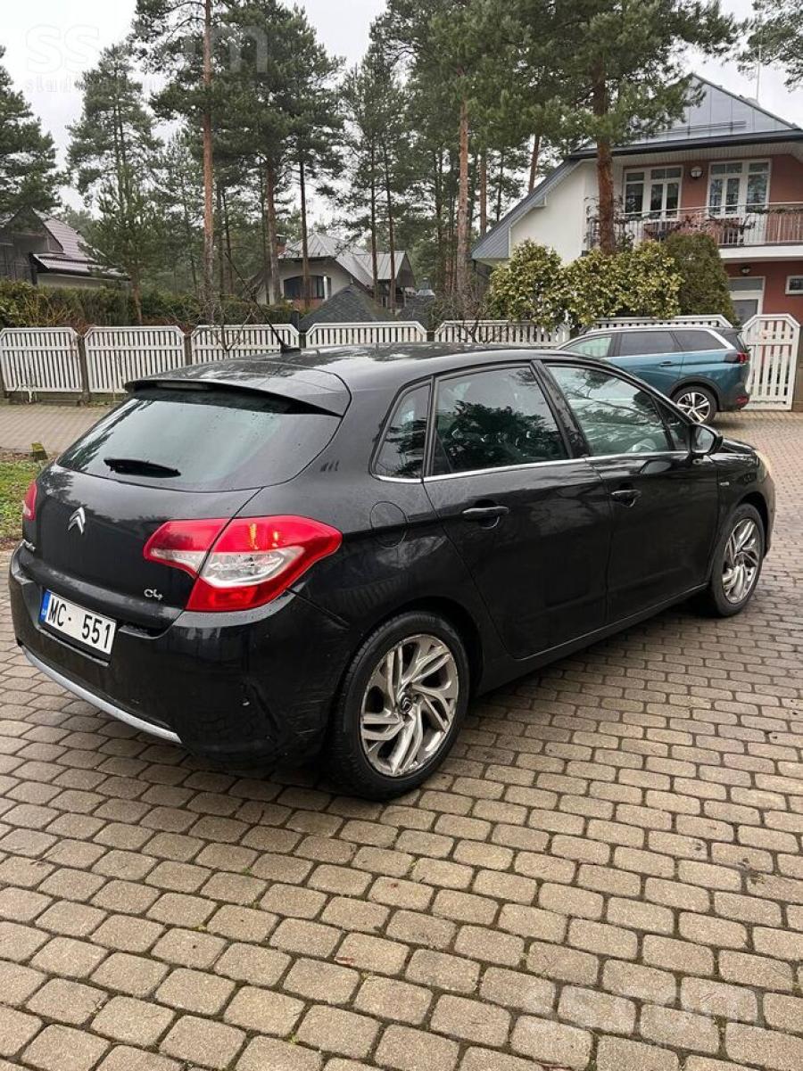 Black Citroen C4 2012 in Riga, with an engine capacity of 1.60 L and mileage of 224 thousand km for 2250 €, photo 4 on AUTOMOTO.COM.LV