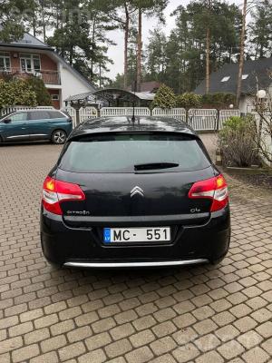 Black Citroen C4 2012 in Riga, with an engine capacity of 1.60 L and mileage of 224 thousand km for 2250 €, photo 7 on AUTOMOTO.COM.LV