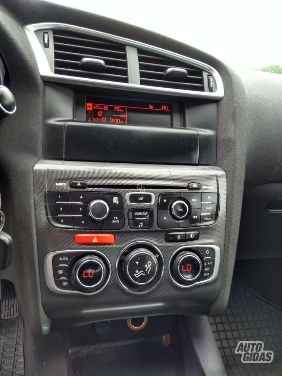 Melns Citroen C4 2012 Vilkaviškis, ar dzinēja tilpumu 1.60 L un nobraukumu 240 tūkst. km par 2850 €, foto 17 vietnē AUTOMOTO.COM.LV