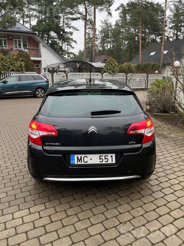 Black Citroen C4 2012 in Riga, with an engine capacity of 1.60 L and mileage of 225 thousand km for 2500 €, photo 5 on AUTOMOTO.COM.LV