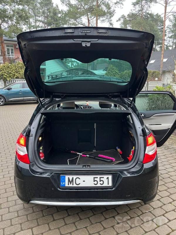 Black Citroen C4 2012 in Riga, with an engine capacity of 1.60 L and mileage of 225 thousand km for 2500 €, photo 7 on AUTOMOTO.COM.LV