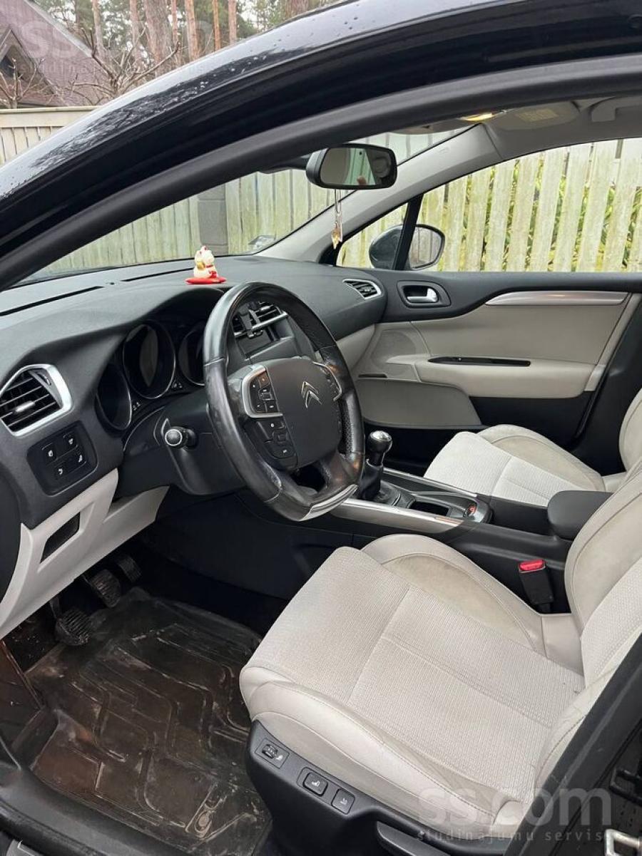 Melns Citroen C4 2012 Rīga, ar dzinēja tilpumu 1.60 L un nobraukumu 225 tūkst. km par 2500 €, foto 10 vietnē AUTOMOTO.COM.LV