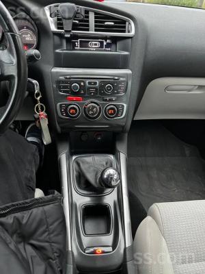 Melns Citroen C4 2012 Rīga, ar dzinēja tilpumu 1.60 L un nobraukumu 225 tūkst. km par 2500 €, foto 12 vietnē AUTOMOTO.COM.LV