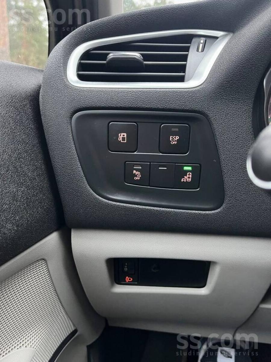 Melns Citroen C4 2012 Rīga, ar dzinēja tilpumu 1.60 L un nobraukumu 225 tūkst. km par 2500 €, foto 13 vietnē AUTOMOTO.COM.LV
